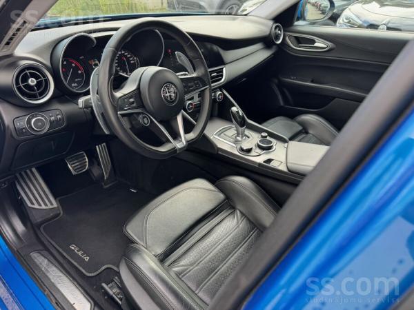 Zils Alfa Romeo Giulia 2017 Rīga, ar dzinēja tilpumu 2.20 L un nobraukumu 200 tūkst. km par 17500 €, foto 9 vietnē AUTOMOTO.COM.LV