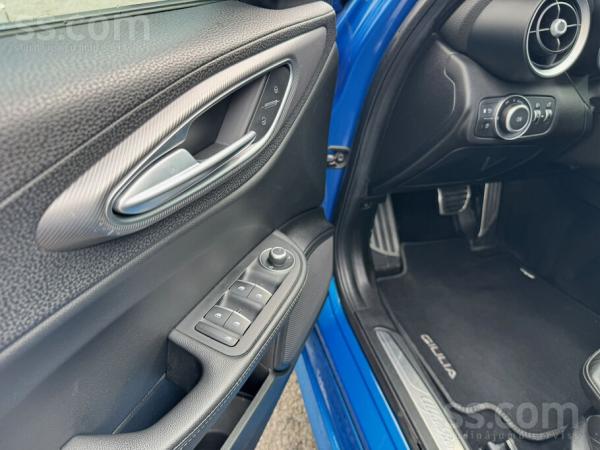 Zils Alfa Romeo Giulia 2017 Rīga, ar dzinēja tilpumu 2.20 L un nobraukumu 200 tūkst. km par 17500 €, foto 10 vietnē AUTOMOTO.COM.LV