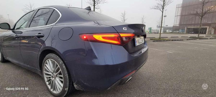 Zils Alfa Romeo Giulia 2018 Palanga, ar dzinēja tilpumu 2.00 L un nobraukumu 109 tūkst. km par 18990 €, foto 9 vietnē AUTOMOTO.COM.LV