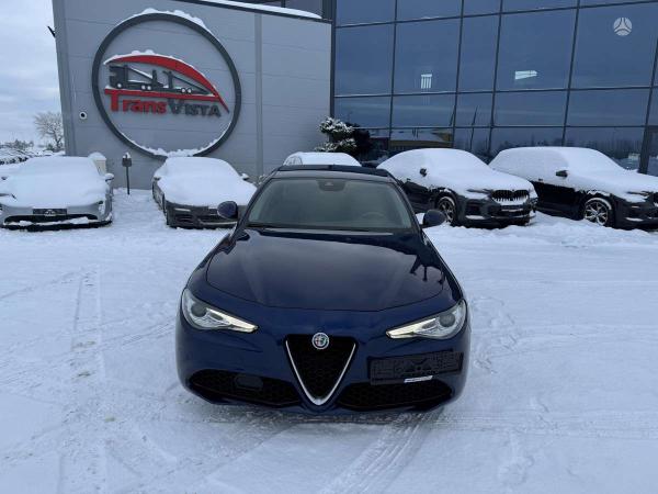Blue Alfa Romeo Giulia 2018 in Telschi, with an engine capacity of 2.14 L and mileage of 111 thousand km for 10500 €, photo 1 on AUTOMOTO.COM.LV