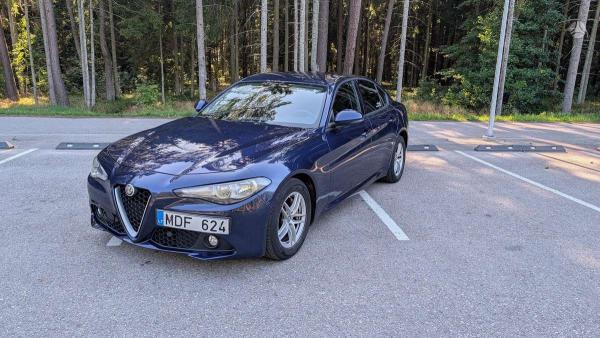 Zils Alfa Romeo Giulia 2018 Klaipėda, ar dzinēja tilpumu 2.14 L un nobraukumu 214 tūkst. km par 9900 €, foto 3 vietnē AUTOMOTO.COM.LV