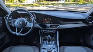 Blue Alfa Romeo Giulia 2018 in Klaipeda, with an engine capacity of 2.14 L and mileage of 214 thousand km for 9900 €, photo 10 on AUTOMOTO.COM.LV