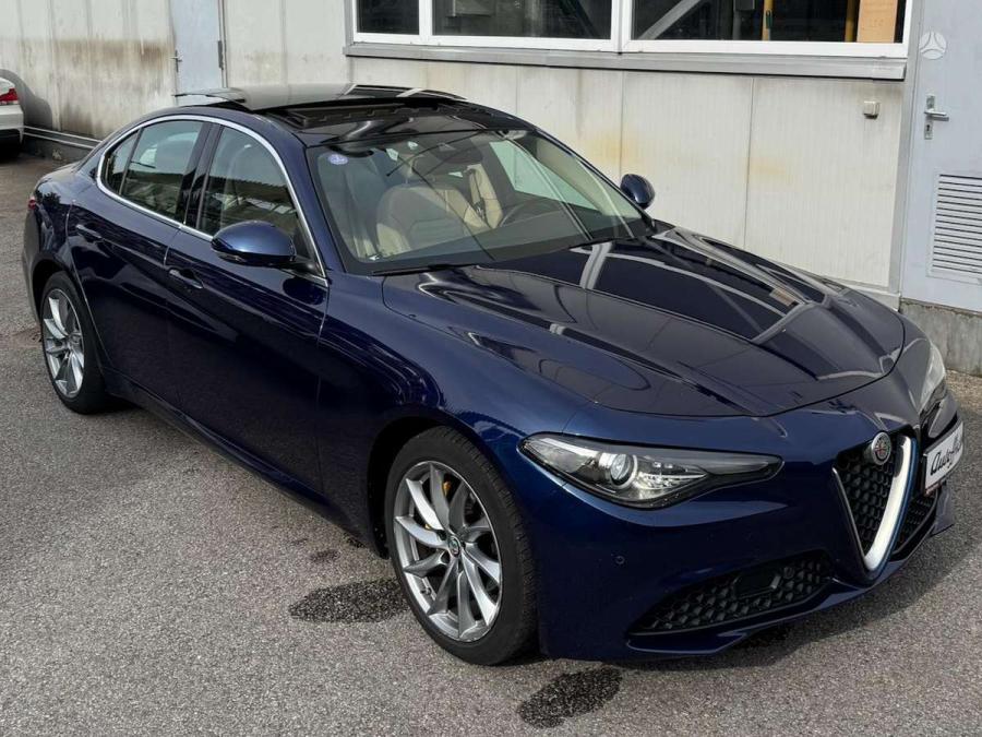 Zils Alfa Romeo Giulia 2019 Rīga, ar dzinēja tilpumu 2.00 L un nobraukumu 160 tūkst. km par 20900 €, foto 4 vietnē AUTOMOTO.COM.LV