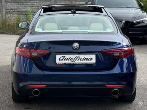 Zils Alfa Romeo Giulia 2019 Rīga, ar dzinēja tilpumu 2.00 L un nobraukumu 160 tūkst. km par 20900 €, foto 7 vietnē AUTOMOTO.COM.LV