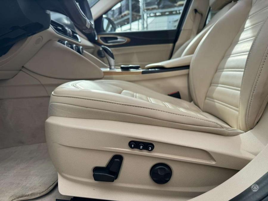 Zils Alfa Romeo Giulia 2019 Rīga, ar dzinēja tilpumu 2.00 L un nobraukumu 160 tūkst. km par 20900 €, foto 25 vietnē AUTOMOTO.COM.LV