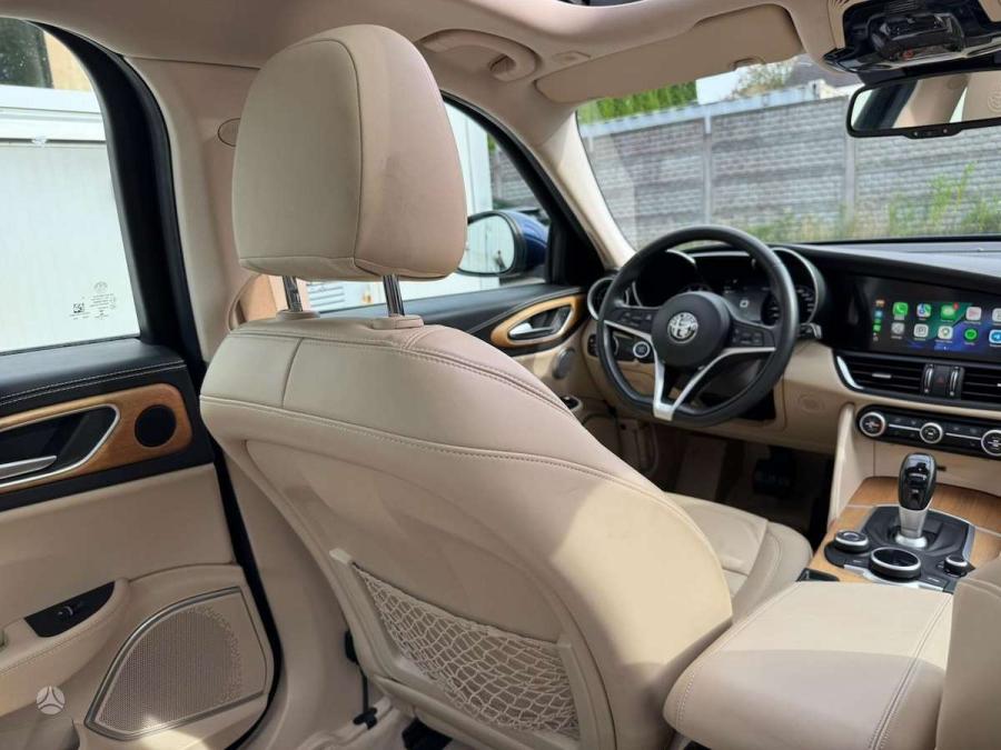 Zils Alfa Romeo Giulia 2019 Rīga, ar dzinēja tilpumu 2.00 L un nobraukumu 160 tūkst. km par 20900 €, foto 27 vietnē AUTOMOTO.COM.LV