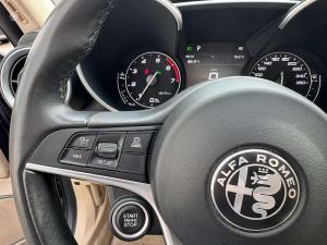 Zils Alfa Romeo Giulia 2019 Rīga, ar dzinēja tilpumu 2.00 L un nobraukumu 160 tūkst. km par 20900 €, foto 31 vietnē AUTOMOTO.COM.LV