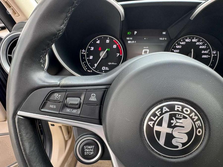 Zils Alfa Romeo Giulia 2019 Rīga, ar dzinēja tilpumu 2.00 L un nobraukumu 160 tūkst. km par 20900 €, foto 31 vietnē AUTOMOTO.COM.LV