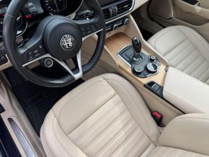Zils Alfa Romeo Giulia 2019 Rīga, ar dzinēja tilpumu 2.00 L un nobraukumu 160 tūkst. km par 20900 €, foto 38 vietnē AUTOMOTO.COM.LV
