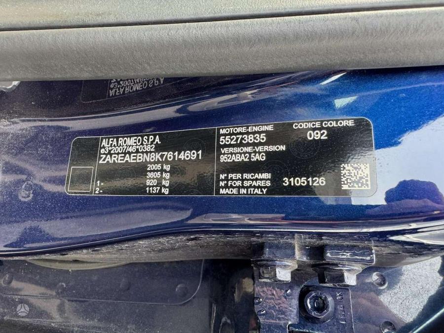 Zils Alfa Romeo Giulia 2019 Rīga, ar dzinēja tilpumu 2.00 L un nobraukumu 160 tūkst. km par 20900 €, foto 40 vietnē AUTOMOTO.COM.LV