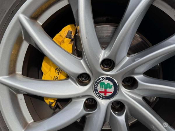 Zils Alfa Romeo Giulia 2019 Rīga, ar dzinēja tilpumu 2.00 L un nobraukumu 160 tūkst. km par 20900 €, foto 9 vietnē AUTOMOTO.COM.LV