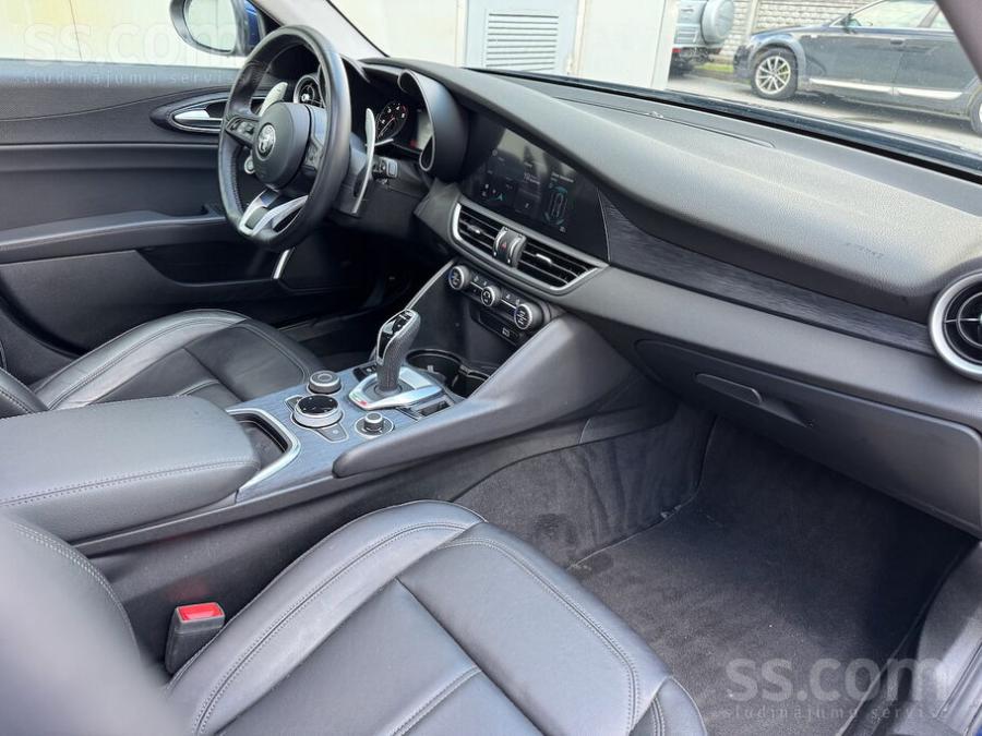 Zils Alfa Romeo Giulia 2020 Rīga, ar dzinēja tilpumu 2.20 L un nobraukumu 97 tūkst. km par 20900 €, foto 10 vietnē AUTOMOTO.COM.LV