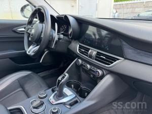 Zils Alfa Romeo Giulia 2020 Rīga, ar dzinēja tilpumu 2.20 L un nobraukumu 97 tūkst. km par 20900 €, foto 12 vietnē AUTOMOTO.COM.LV