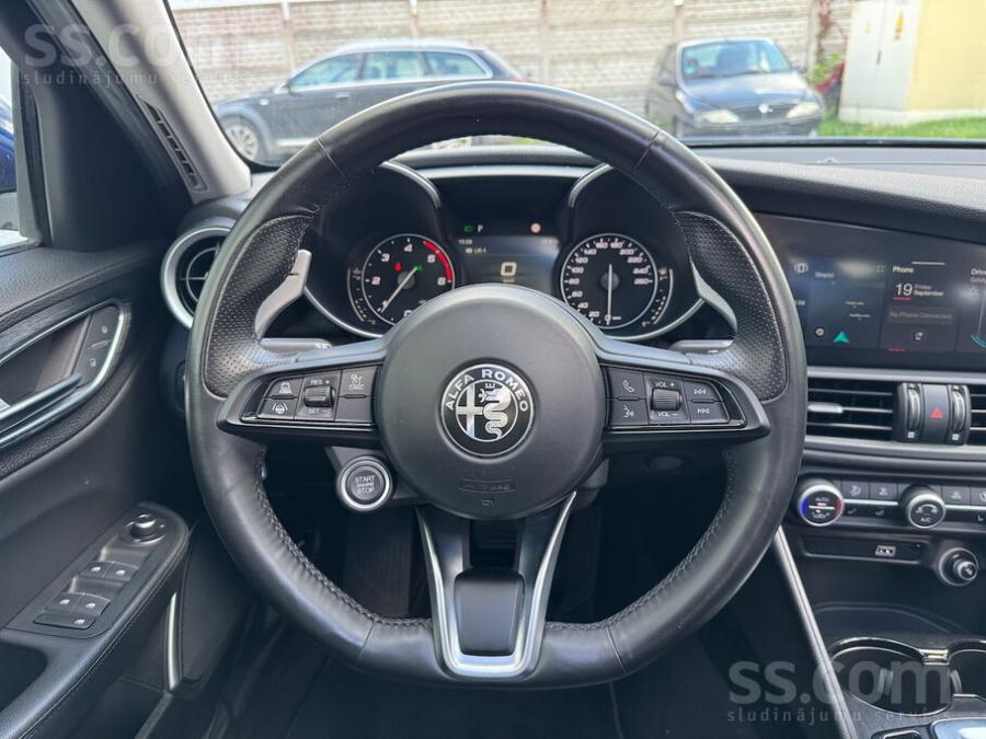 Zils Alfa Romeo Giulia 2020 Rīga, ar dzinēja tilpumu 2.20 L un nobraukumu 97 tūkst. km par 20900 €, foto 17 vietnē AUTOMOTO.COM.LV
