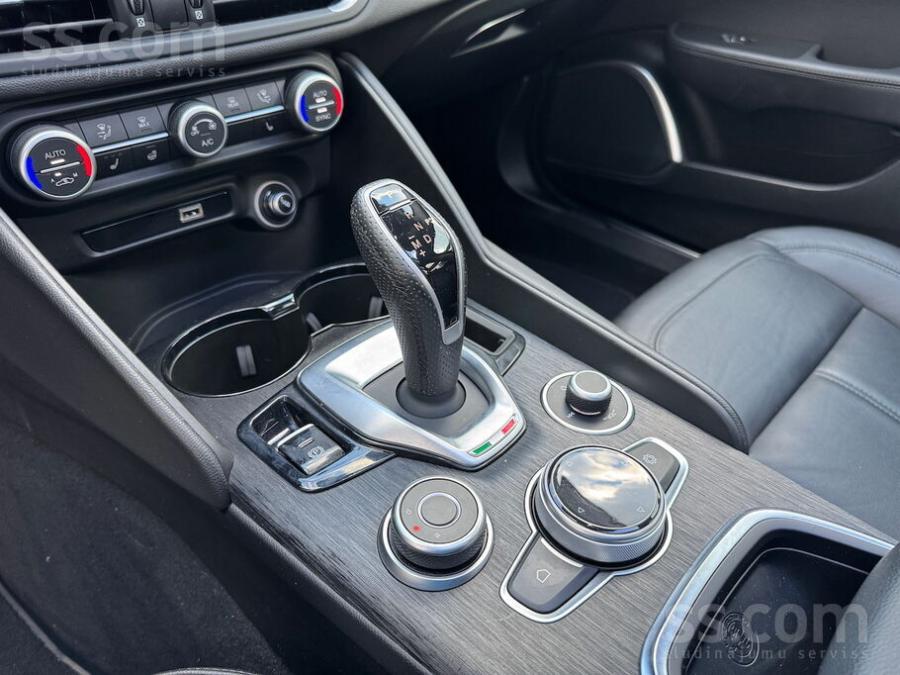 Zils Alfa Romeo Giulia 2020 Rīga, ar dzinēja tilpumu 2.20 L un nobraukumu 97 tūkst. km par 20900 €, foto 21 vietnē AUTOMOTO.COM.LV