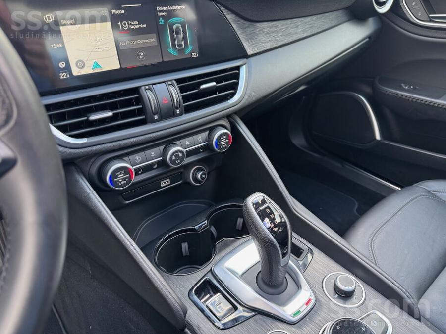 Zils Alfa Romeo Giulia 2020 Rīga, ar dzinēja tilpumu 2.20 L un nobraukumu 97 tūkst. km par 20900 €, foto 22 vietnē AUTOMOTO.COM.LV