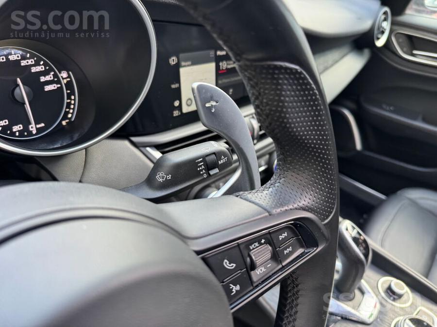 Zils Alfa Romeo Giulia 2020 Rīga, ar dzinēja tilpumu 2.20 L un nobraukumu 97 tūkst. km par 20900 €, foto 29 vietnē AUTOMOTO.COM.LV