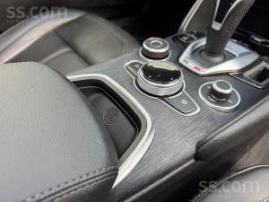 Zils Alfa Romeo Giulia 2020 Rīga, ar dzinēja tilpumu 2.20 L un nobraukumu 97 tūkst. km par 20900 €, foto 30 vietnē AUTOMOTO.COM.LV
