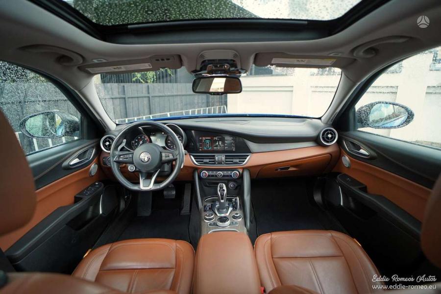 Zils Alfa Romeo Giulia 2020 Viļņa, ar dzinēja tilpumu 2.00 L un nobraukumu 73 tūkst. km par 23995 €, foto 21 vietnē AUTOMOTO.COM.LV