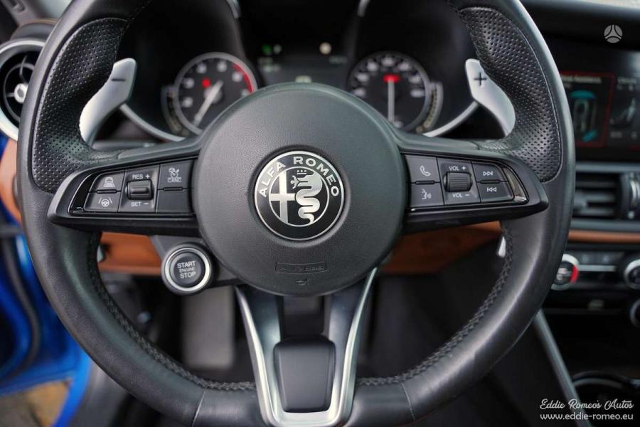 Zils Alfa Romeo Giulia 2020 Viļņa, ar dzinēja tilpumu 2.00 L un nobraukumu 73 tūkst. km par 23995 €, foto 24 vietnē AUTOMOTO.COM.LV