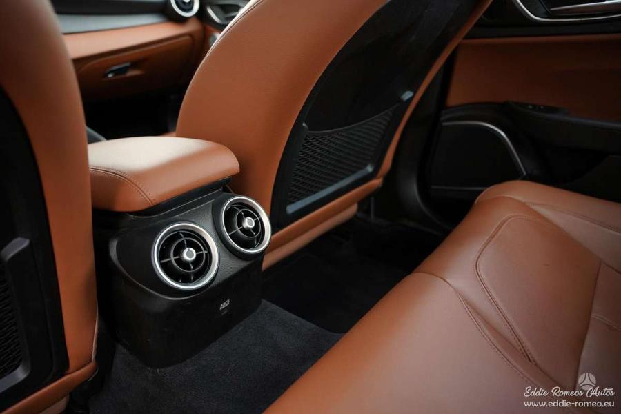 Zils Alfa Romeo Giulia 2020 Viļņa, ar dzinēja tilpumu 2.00 L un nobraukumu 73 tūkst. km par 23995 €, foto 35 vietnē AUTOMOTO.COM.LV
