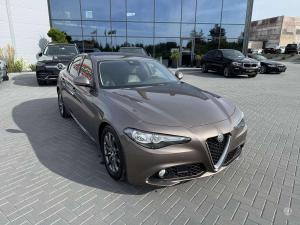 Brown Alfa Romeo Giulia 2017 in Telschi, with an engine capacity of 2.14 L and mileage of 207 thousand km for 8700 €, photo 10 on AUTOMOTO.COM.LV