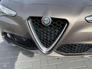 Brown Alfa Romeo Giulia 2017 in Telschi, with an engine capacity of 2.14 L and mileage of 207 thousand km for 8700 €, photo 12 on AUTOMOTO.COM.LV