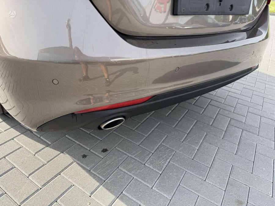 Brown Alfa Romeo Giulia 2017 in Telschi, with an engine capacity of 2.14 L and mileage of 207 thousand km for 8700 €, photo 15 on AUTOMOTO.COM.LV