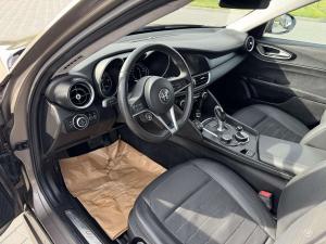 Brown Alfa Romeo Giulia 2017 in Telschi, with an engine capacity of 2.14 L and mileage of 207 thousand km for 8700 €, photo 20 on AUTOMOTO.COM.LV