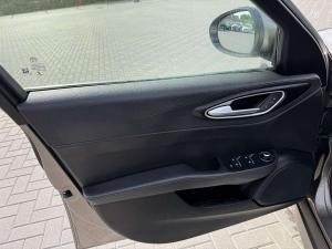 Brown Alfa Romeo Giulia 2017 in Telschi, with an engine capacity of 2.14 L and mileage of 207 thousand km for 8700 €, photo 21 on AUTOMOTO.COM.LV