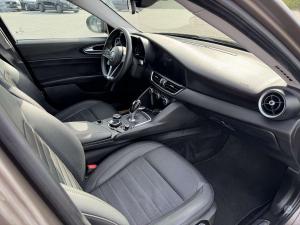 Brown Alfa Romeo Giulia 2017 in Telschi, with an engine capacity of 2.14 L and mileage of 207 thousand km for 8700 €, photo 26 on AUTOMOTO.COM.LV