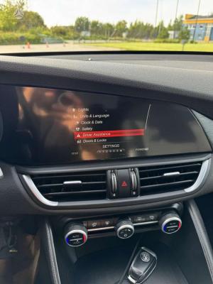 Brown Alfa Romeo Giulia 2017 in Telschi, with an engine capacity of 2.14 L and mileage of 207 thousand km for 8700 €, photo 33 on AUTOMOTO.COM.LV