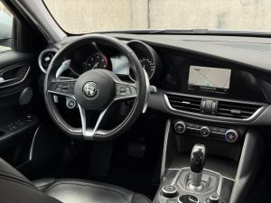 Pelēks Alfa Romeo Giulia 2016 Rīga, ar dzinēja tilpumu 2.20 L un nobraukumu 115 tūkst. km par 16880 €, foto 15 vietnē AUTOMOTO.COM.LV