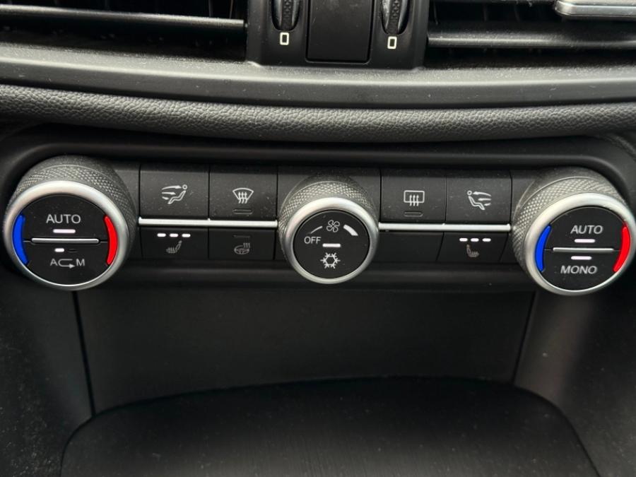Pelēks Alfa Romeo Giulia 2016 Rīga, ar dzinēja tilpumu 2.20 L un nobraukumu 115 tūkst. km par 16880 €, foto 23 vietnē AUTOMOTO.COM.LV