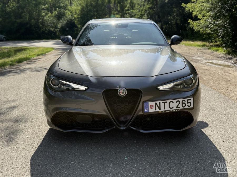 Pelēks Alfa Romeo Giulia 2017 Ukmergė, ar dzinēja tilpumu 2.10 L un nobraukumu 228 tūkst. km par 12300 €, foto 3 vietnē AUTOMOTO.COM.LV