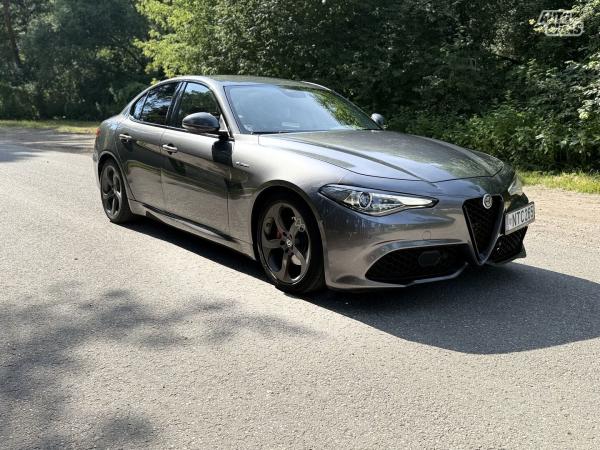 Grey Alfa Romeo Giulia 2017 in Ukmerge, with an engine capacity of 2.10 L and mileage of 228 thousand km for 12300 €, photo 3 on AUTOMOTO.COM.LV