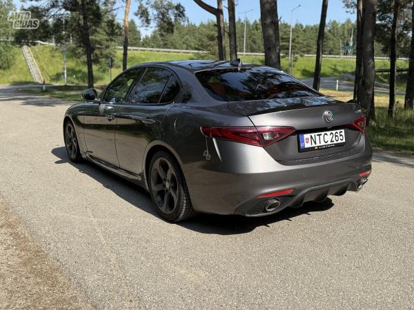 Grey Alfa Romeo Giulia 2017 in Ukmerge, with an engine capacity of 2.10 L and mileage of 228 thousand km for 12300 €, photo 6 on AUTOMOTO.COM.LV