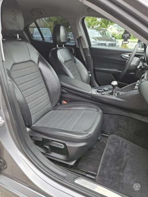 Pelēks Alfa Romeo Giulia 2018 Šauļi, ar dzinēja tilpumu 2.14 L un nobraukumu 323 tūkst. km par 7950 €, foto 16 vietnē AUTOMOTO.COM.LV