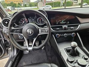 Pelēks Alfa Romeo Giulia 2018 Šauļi, ar dzinēja tilpumu 2.14 L un nobraukumu 323 tūkst. km par 7950 €, foto 20 vietnē AUTOMOTO.COM.LV