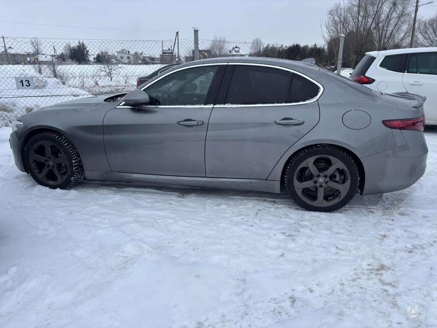 Серый Альфа Ромео Джулия 2019 в Таураге, объемом двигателя 2.14 л и пробегом 140 тыс. км за 8500 €, фото 4 на AUTOMOTO.COM.LV