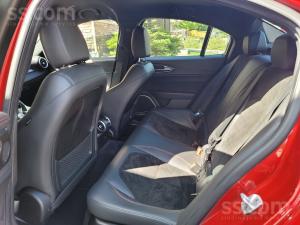 Red Alfa Romeo Giulia 2017 in Liepaja, with an engine capacity of 2.90 L and mileage of 61 thousand km for 46900 €, photo 8 on AUTOMOTO.COM.LV