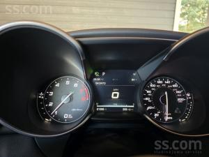 Red Alfa Romeo Giulia 2017 in Liepaja, with an engine capacity of 2.90 L and mileage of 61 thousand km for 46900 €, photo 15 on AUTOMOTO.COM.LV