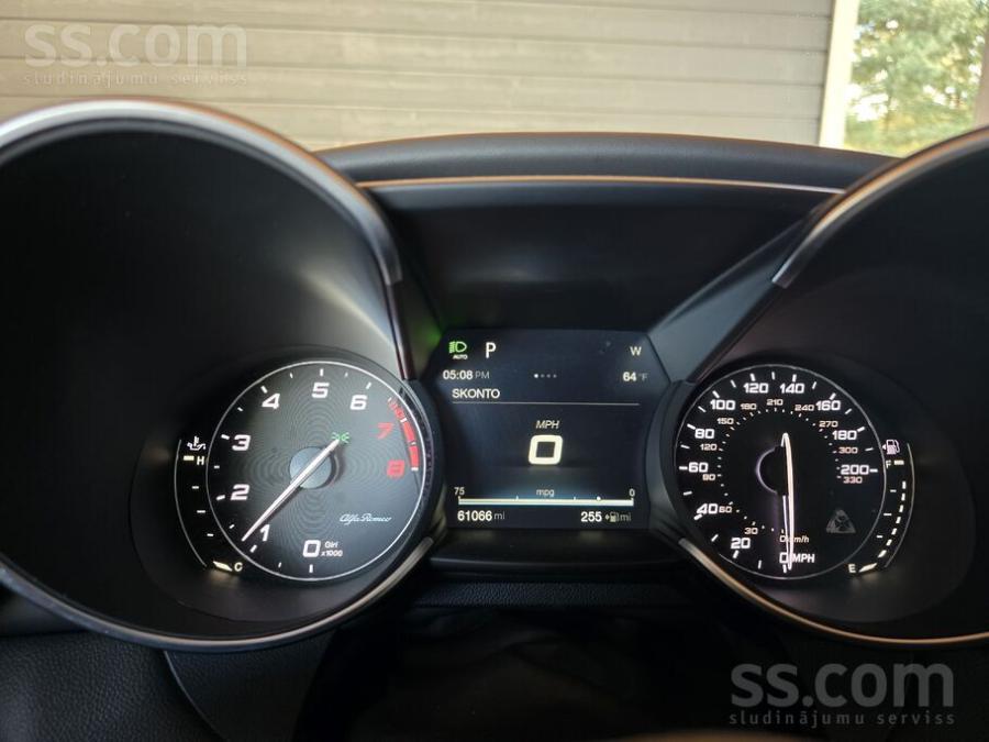 Red Alfa Romeo Giulia 2017 in Liepaja, with an engine capacity of 2.90 L and mileage of 61 thousand km for 46900 €, photo 15 on AUTOMOTO.COM.LV