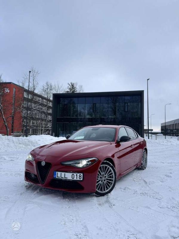 Sarkans Alfa Romeo Giulia 2017 Viļņa, ar dzinēja tilpumu 2.00 L un nobraukumu 81 tūkst. km par 17000 €, foto 3 vietnē AUTOMOTO.COM.LV