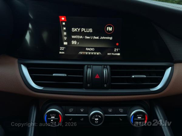 Red Alfa Romeo Giulia 2017 in Tallinn, with an engine capacity of 2.00 L and mileage of 217 thousand km for 18000 €, photo 9 on AUTOMOTO.COM.LV