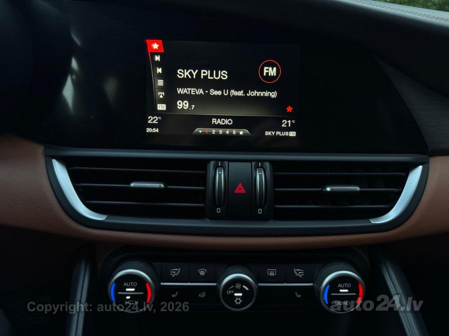Sarkans Alfa Romeo Giulia 2017 Tallina, ar dzinēja tilpumu 2.00 L un nobraukumu 217 tūkst. km par 18000 €, foto 10 vietnē AUTOMOTO.COM.LV