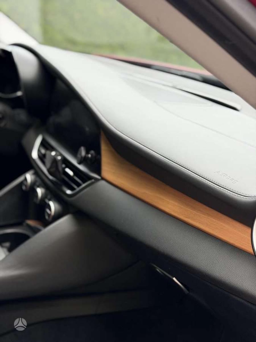 Sarkans Alfa Romeo Giulia 2017 Kauņa, ar dzinēja tilpumu 2.00 L un nobraukumu 83 tūkst. km par 18000 €, foto 13 vietnē AUTOMOTO.COM.LV