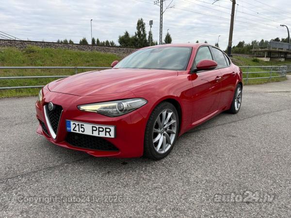 Sarkans Alfa Romeo Giulia 2017 Tallina, ar dzinēja tilpumu 2.00 L un nobraukumu 141 tūkst. km par 21000 €, foto 1 vietnē AUTOMOTO.COM.LV