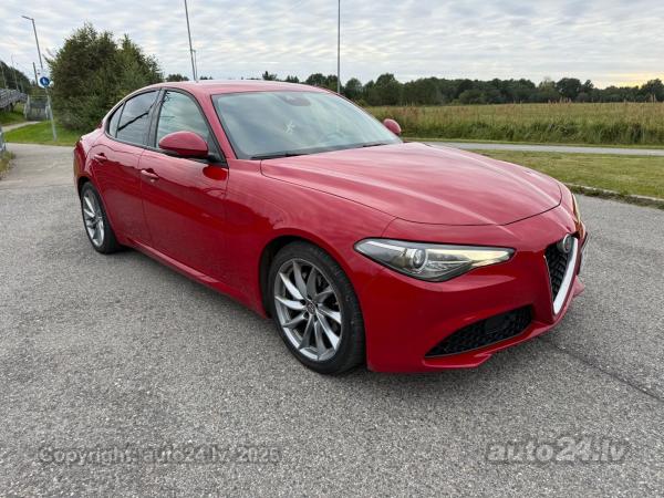 Sarkans Alfa Romeo Giulia 2017 Tallina, ar dzinēja tilpumu 2.00 L un nobraukumu 141 tūkst. km par 21000 €, foto 4 vietnē AUTOMOTO.COM.LV