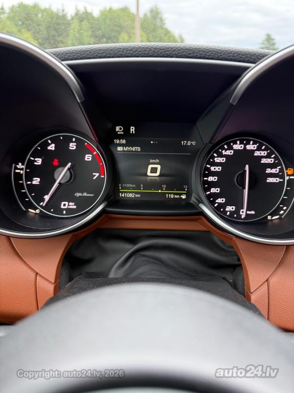 Sarkans Alfa Romeo Giulia 2017 Tallina, ar dzinēja tilpumu 2.00 L un nobraukumu 141 tūkst. km par 21000 €, foto 8 vietnē AUTOMOTO.COM.LV